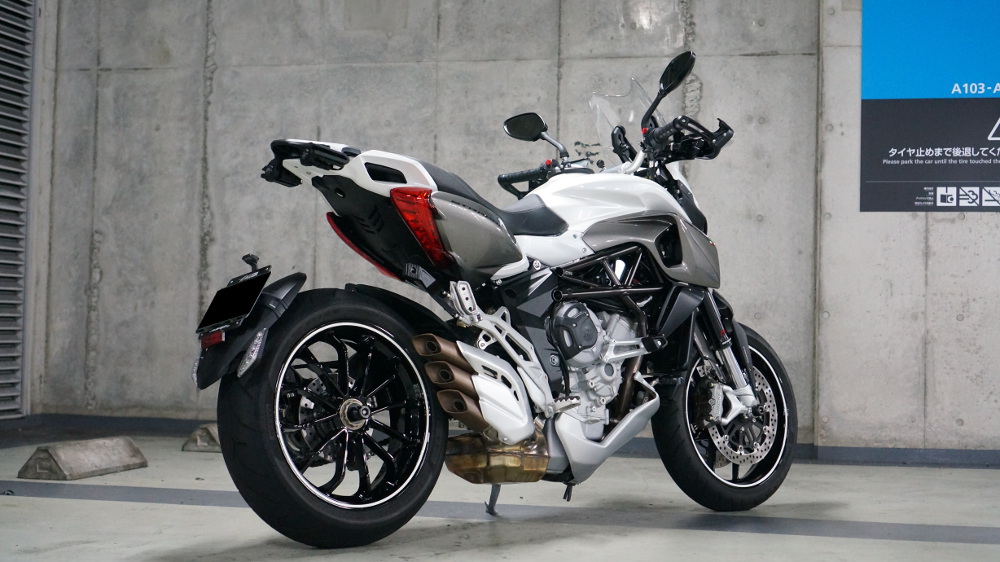 Mvアグスタ ストラダーレ800 秋葉原udxバイクウォッシュ
